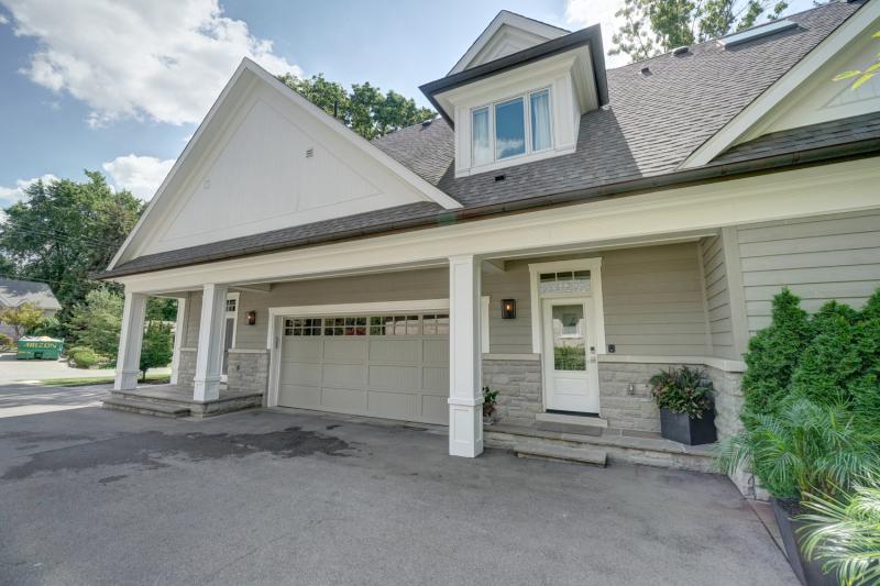 Slideshow :: PropertySpaces - 8 Palace Arch Drive, Etobicoke, ON, Canada