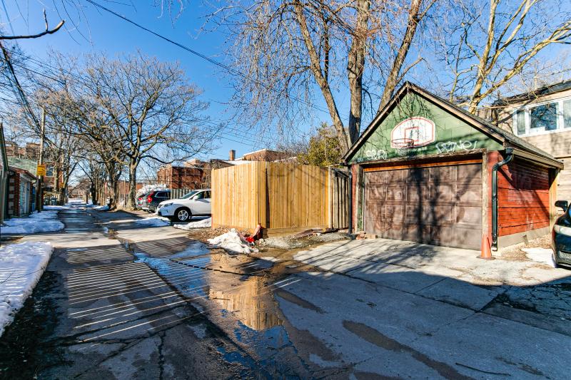 Slideshow :: PropertySpaces - 652 Markham Street, Toronto, ON, Canada