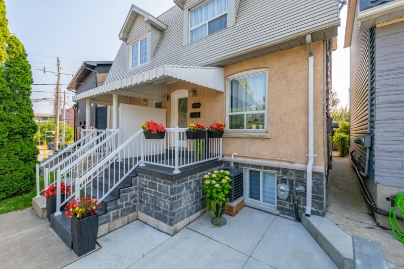 Slideshow :: PropertySpaces - 414 Maybank Avenue, Toronto, ON, Canada