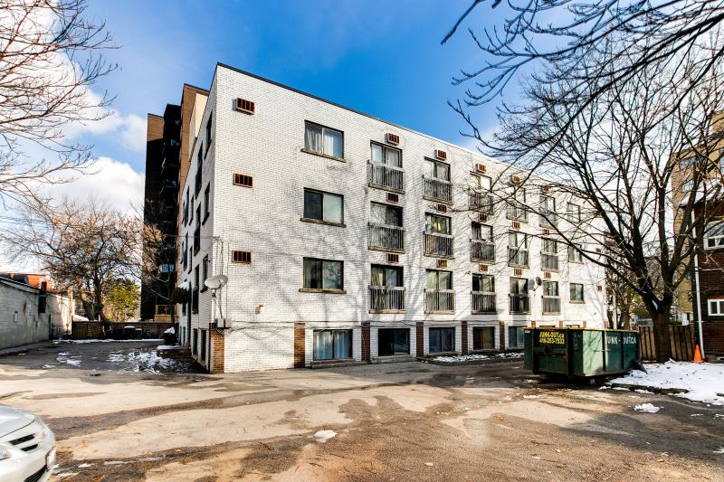 Slideshow :: PropertySpaces - 2 Laxton Avenue Toronto, ON M6K 1L1