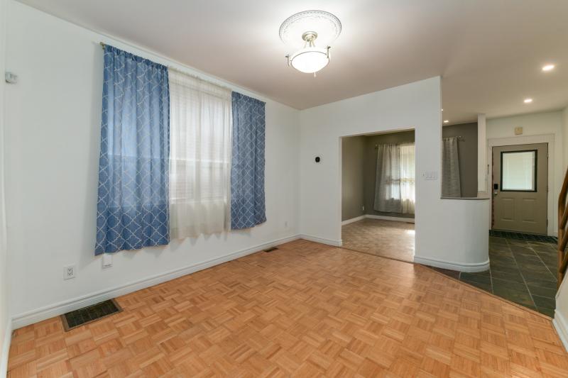 Slideshow :: PropertySpaces - 77 Silverthorn Avenue, Toronto, ON, Canada