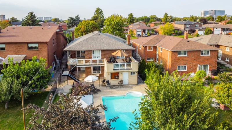 Slideshow :: PropertySpaces - 231 Maple Leaf Drive, North York, ON M6L ...