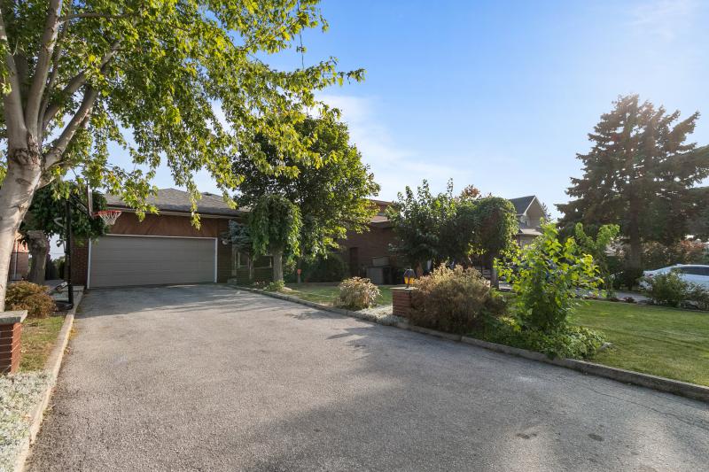 Slideshow :: PropertySpaces - 231 Maple Leaf Drive, North York, ON M6L ...