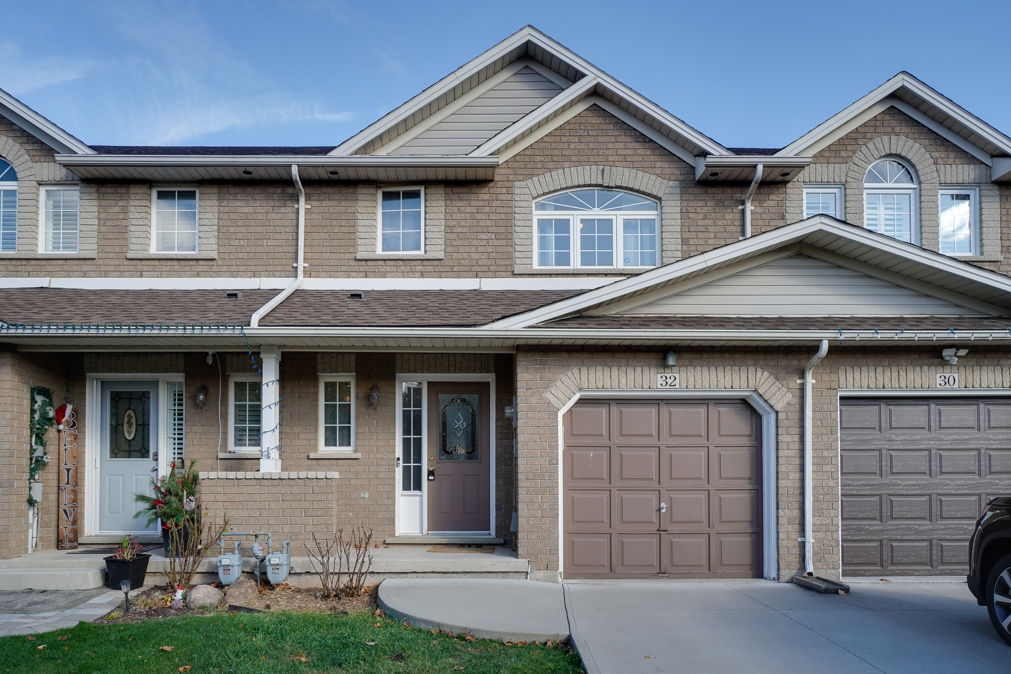 Slideshow :: PropertySpaces - 32 Magnolia Crescent, Grimsby, ON, Canada ...