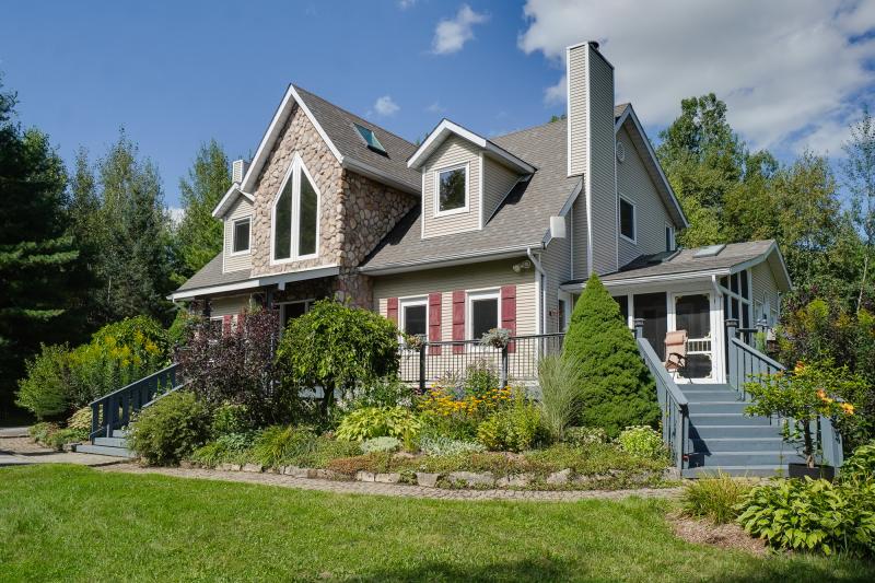 Slideshow :: PropertySpaces - 5823 Eighth Line, Hillsburgh, ON, N0B1Z0