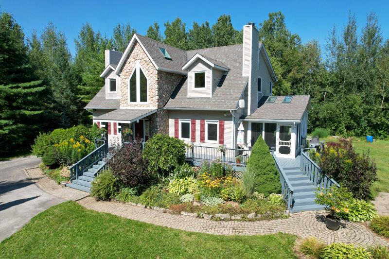 Slideshow :: PropertySpaces - 5823 Eighth Line, Hillsburgh, ON, N0B1Z0